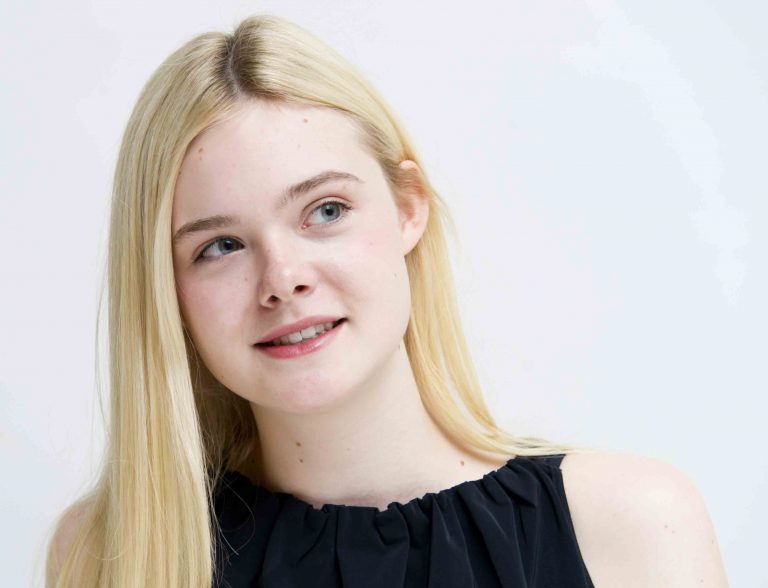 Elle Fanning Bio,Net worth,Education,family,Height,Weight,Affair ...
