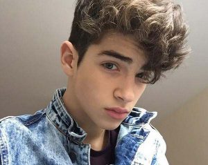 Manu Rios Bio, Net worth, Education, Family, Height, Weight, Affair & Fact