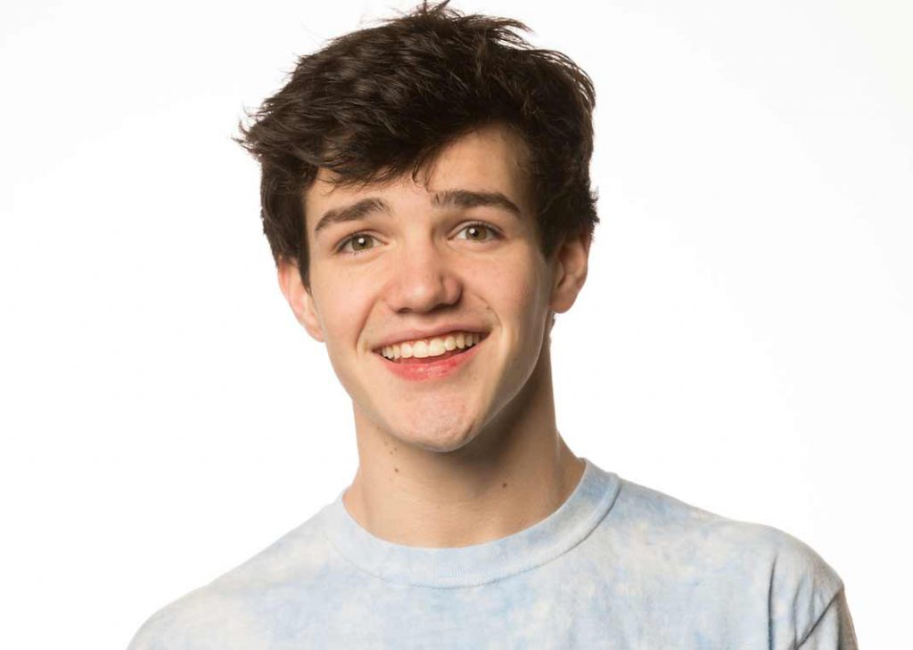 Aaron Carpenter Bio, Height, Body Measurements, Girlfriend, Affair ...
