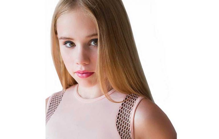 Lexee Smith Bio, Net Worth, Height, Weight, Boyfriend, Affair, Married ...