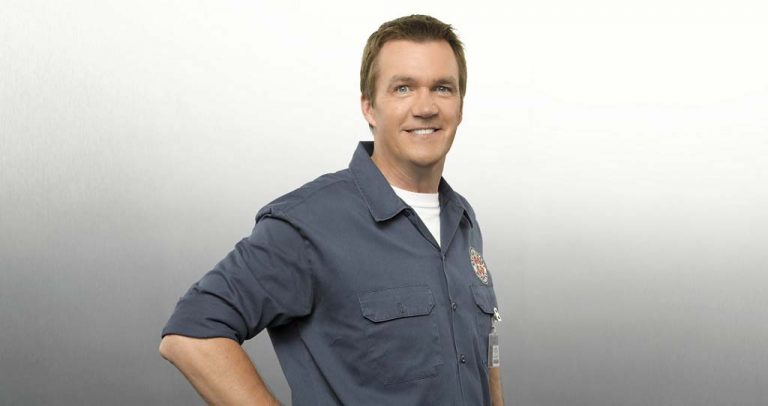 Neil Flynn Bio, Net Worth, Height, Weight, Girlfriend, Affair, Married ...