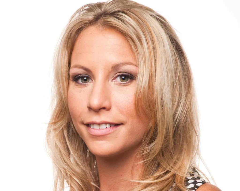 Lyssa Chapman Bio, Net Worth, Height, Weight, Boyfriend, Affair ...