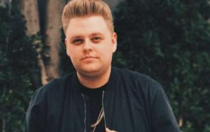 Nick Crompton Bio, Net Worth, Height, Weight, Girlfriend, Affair ...