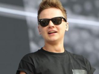 Sheryl Crow - Bio, Birthday, Height, Weight, Boyfriend, Dating, Affair ...