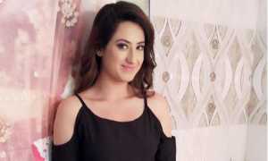 Alisha Panwar Bio, Net Worth, Boyfriend, Husband, Weight, Height