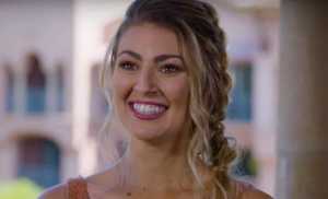 30 years old Amanda Balionis enjoys a net worth of $1 million