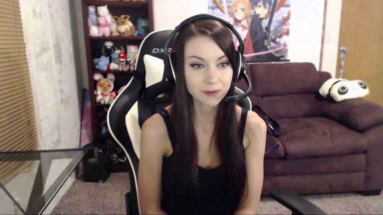 DizzyKitten Bio, Age, Net Worth, Affair, Boyfriend, and Height