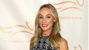 Tracy Pollan Net Worth, Children, Age, Height & Family