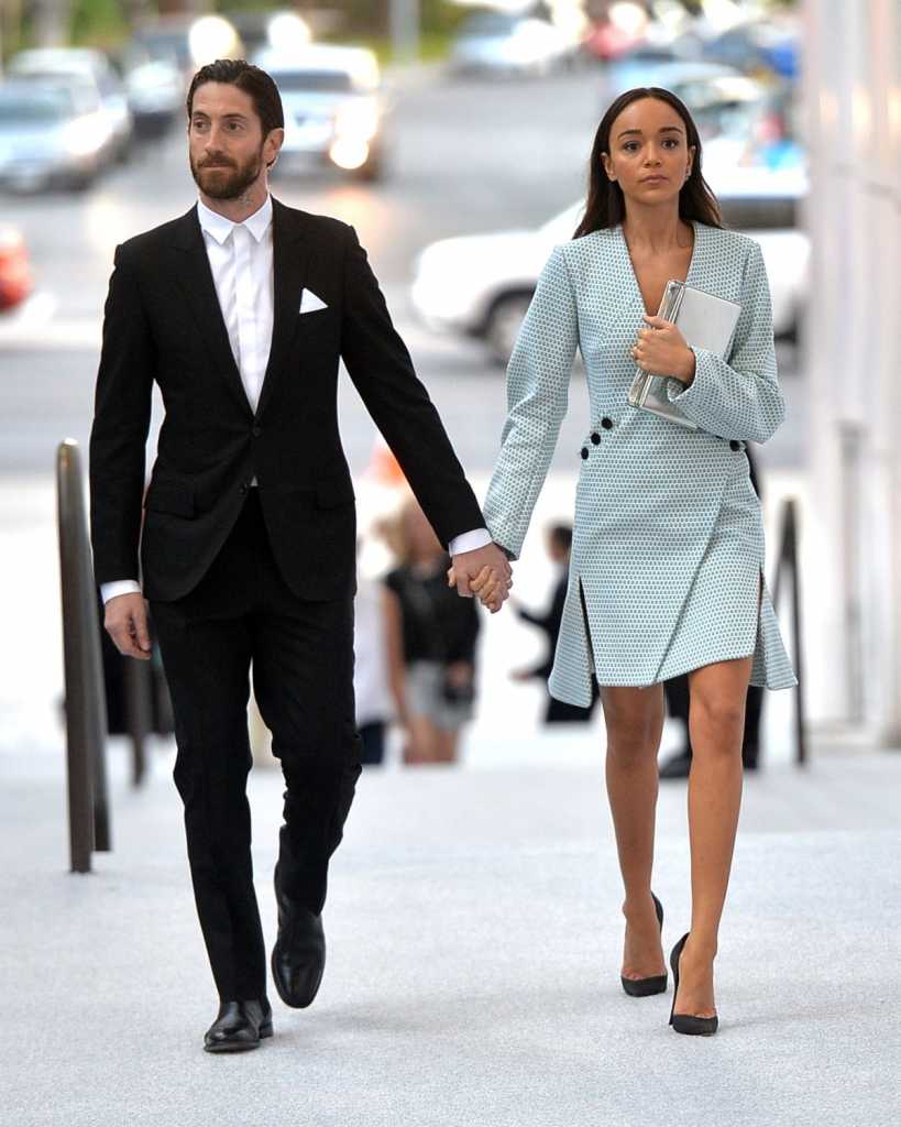 Iddo Goldberg Bio, Wiki, Net Worth, Height, Married, Wife, & Family