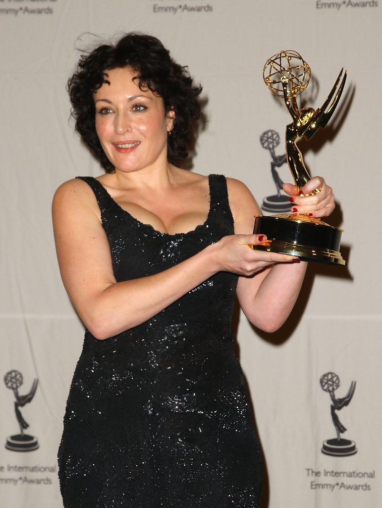 Lucy Cohu Bio, Wiki, Age, Net Worth, Married, Husband, & Children