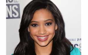 Samantha Logan Bio, Wiki, Net Worth, Married, Boyfriend, Age