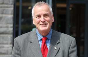 Don Tollefson Bio, Net Worth, Salary, Married, Wife, Children