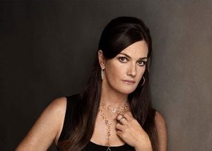 Chelsea Field Bio, Net Worth, Husband, Movies, Career, & Age