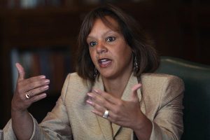 Robin Kelly Bio, Wiki, Net Worth, Salary, Age, Height, Married & Husband