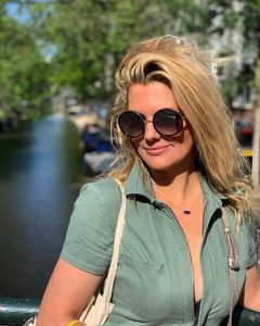 Courtney Hansen Bio, Age, Height, Net Worth, Husband, & Children