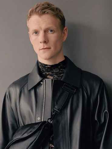 Patrick Gibson Bio, Wiki, Age, Height, Girlfriend & Net Worth