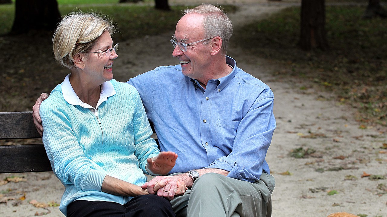 How is Elizabeth Warren and Bruce H. Mann Married Life?