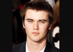 Cameron Bright Portrays Alec In The Twilight Saga Film Franchise