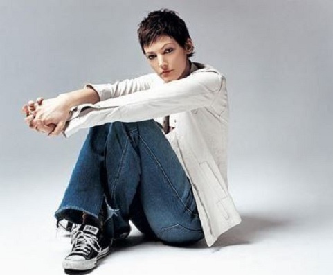 Juliet Richardson-Singer married to Kyle Korver and share three Children.