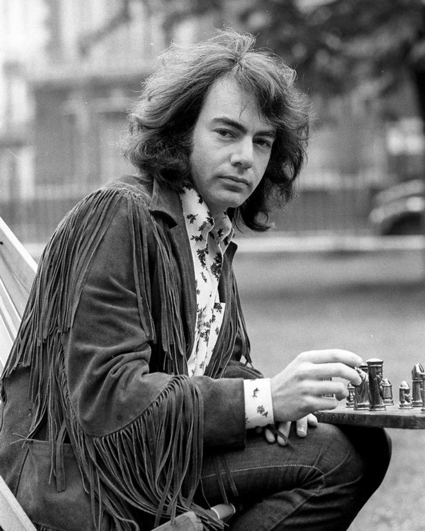 Neil Diamond-Singer-Songwriter who married thrice and father of four.
