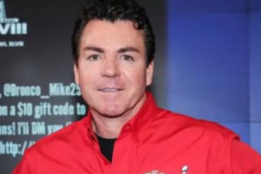 John Schnatter, an American entrepreneur,CEO of Papa John's Pizza.