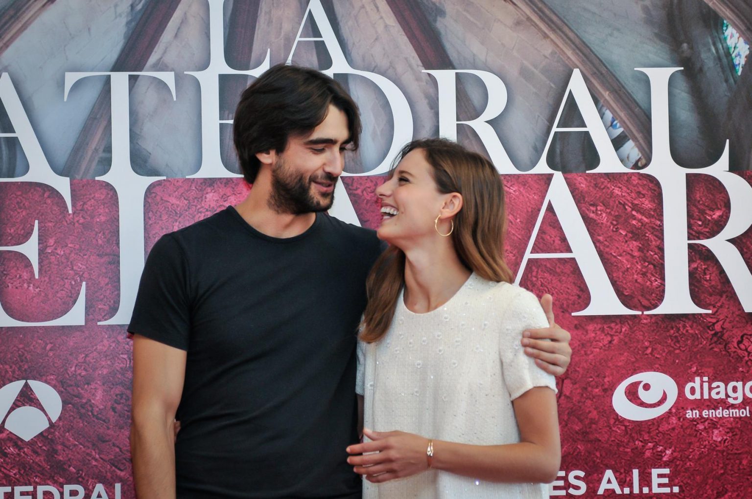 Spanish actor Aitor Luna has a impressive net worth as of 2020.