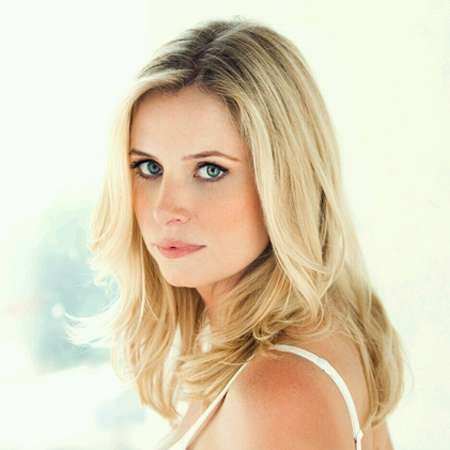 Alana Austin Bio, Family, Relationship, Salary & Net Worth